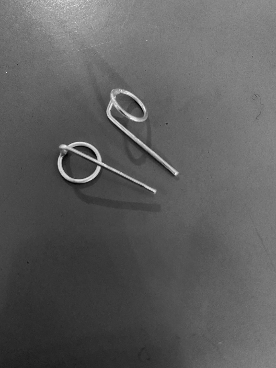 TINY RING ON A WIRE – Atom47